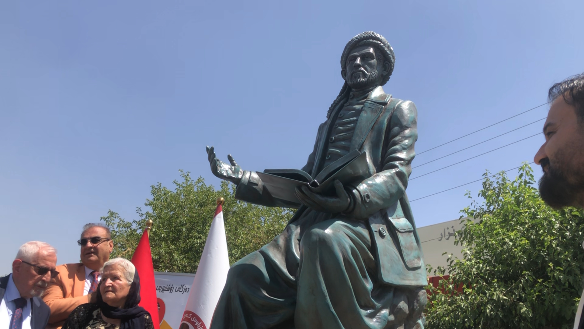 Statue of renowned Kurdish poet Mufti Penjweni unveiled in Penjwen ...