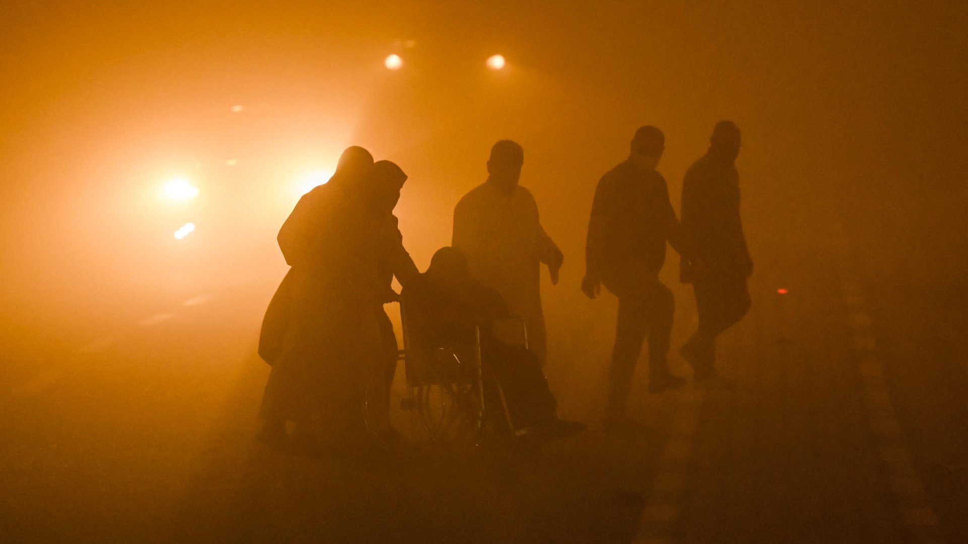 Dust storm sends more than 1,700 to hospitals across southern Iraq