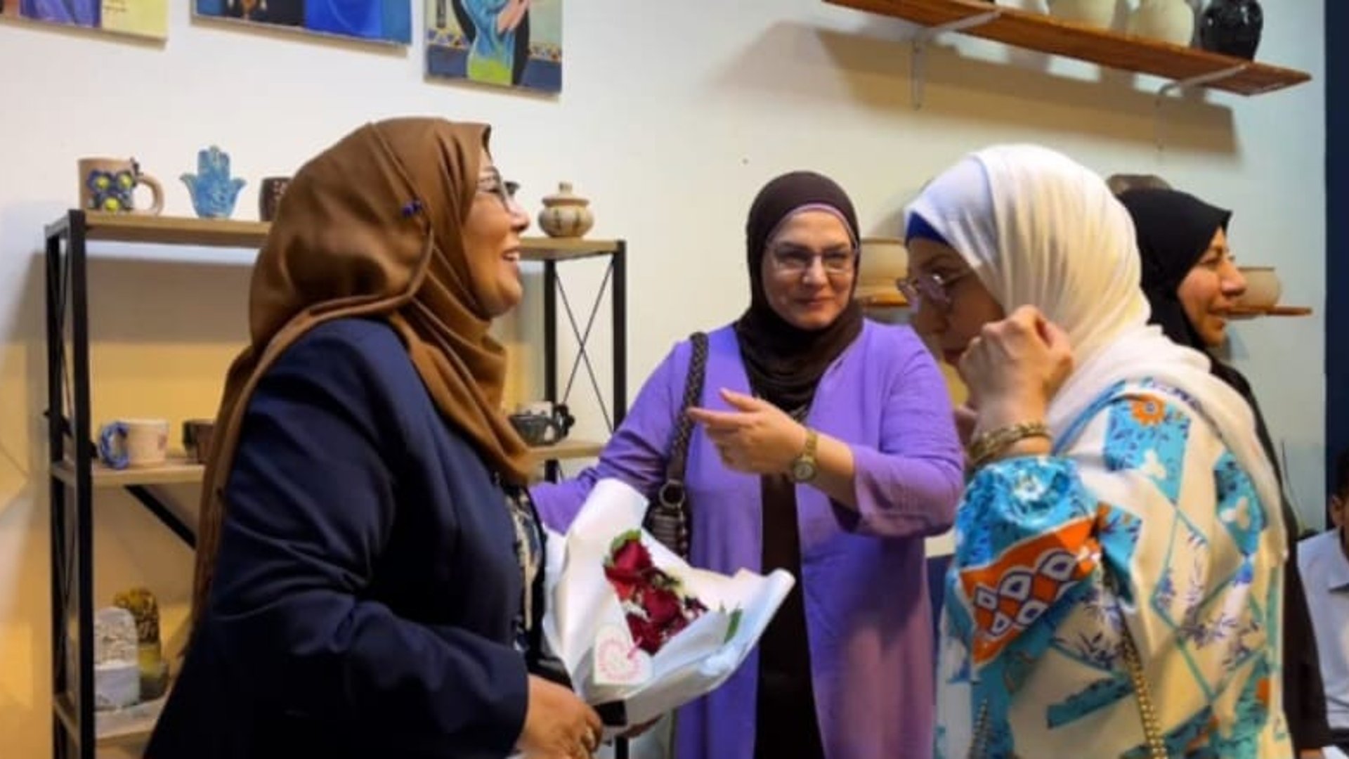 Basra: Visual artist opens gallery to foster young talents » 964media