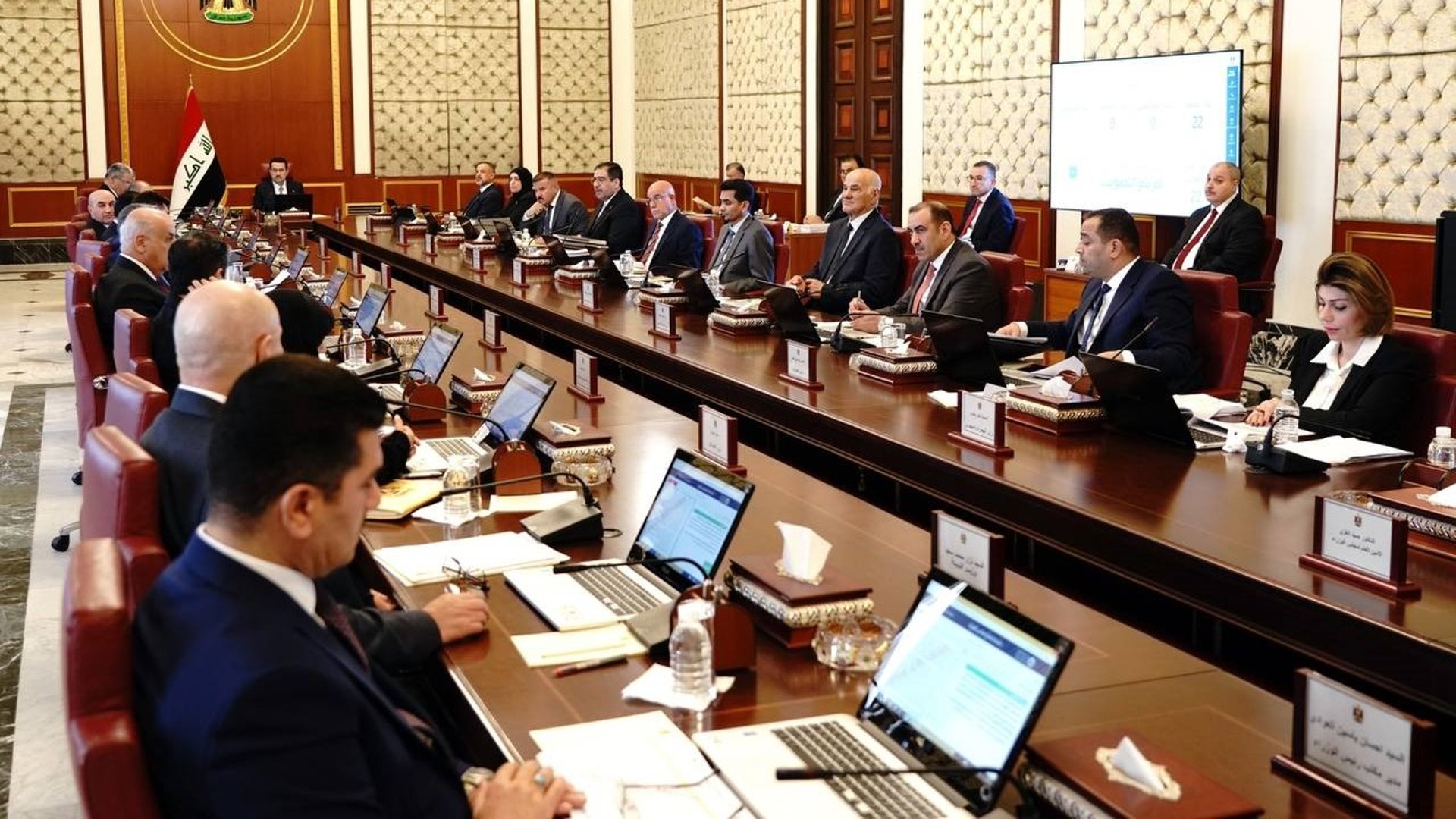 تثبيت 1680 موظفاً في 11 شركة تابعة لوزارة الصناعة والمعادن » +964