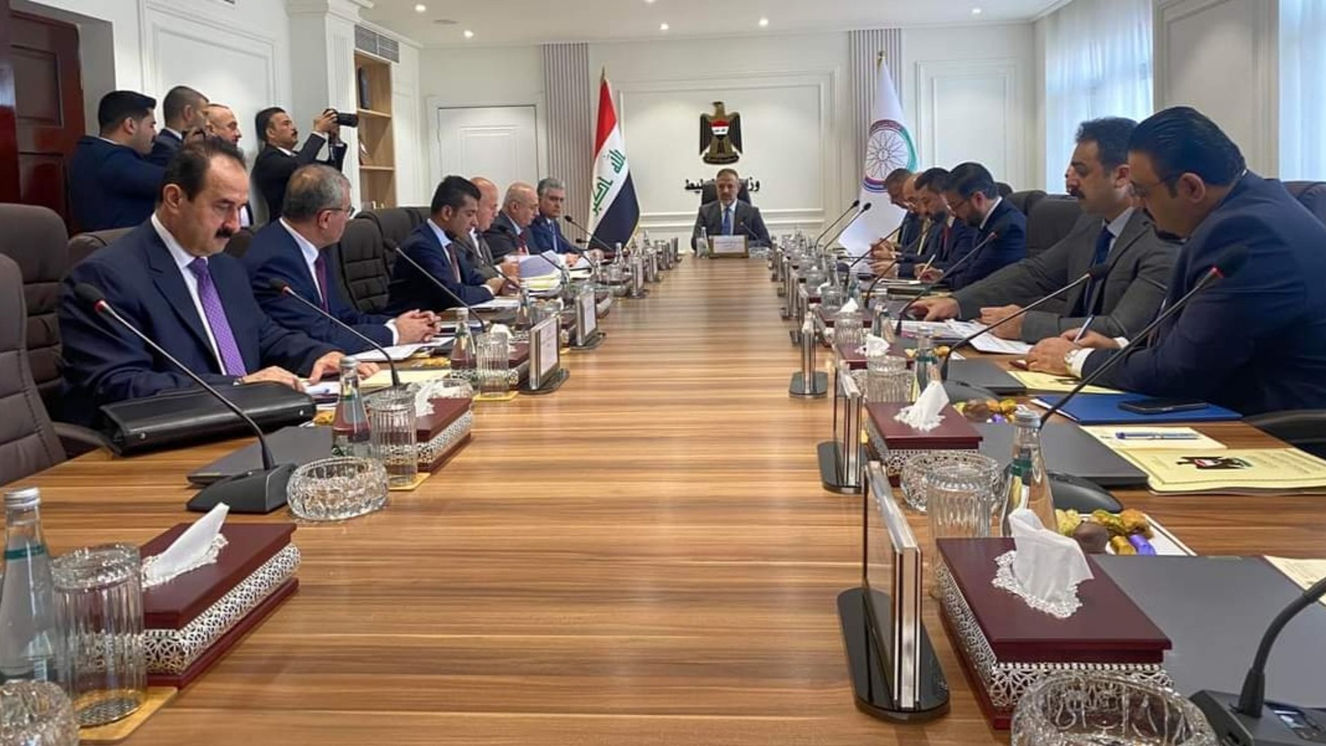 KRG delegation signs deal with Baghdad ministers on border management ...