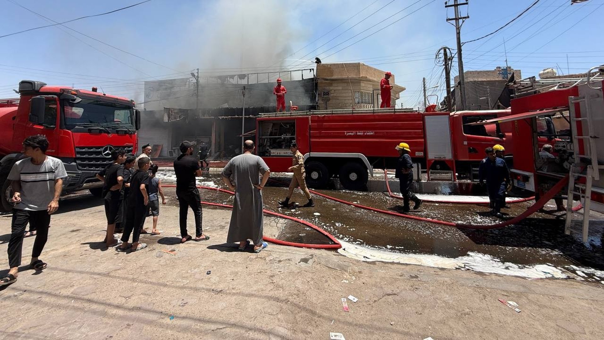 Fire breaks out at Basra warehouse storing construction materials ...