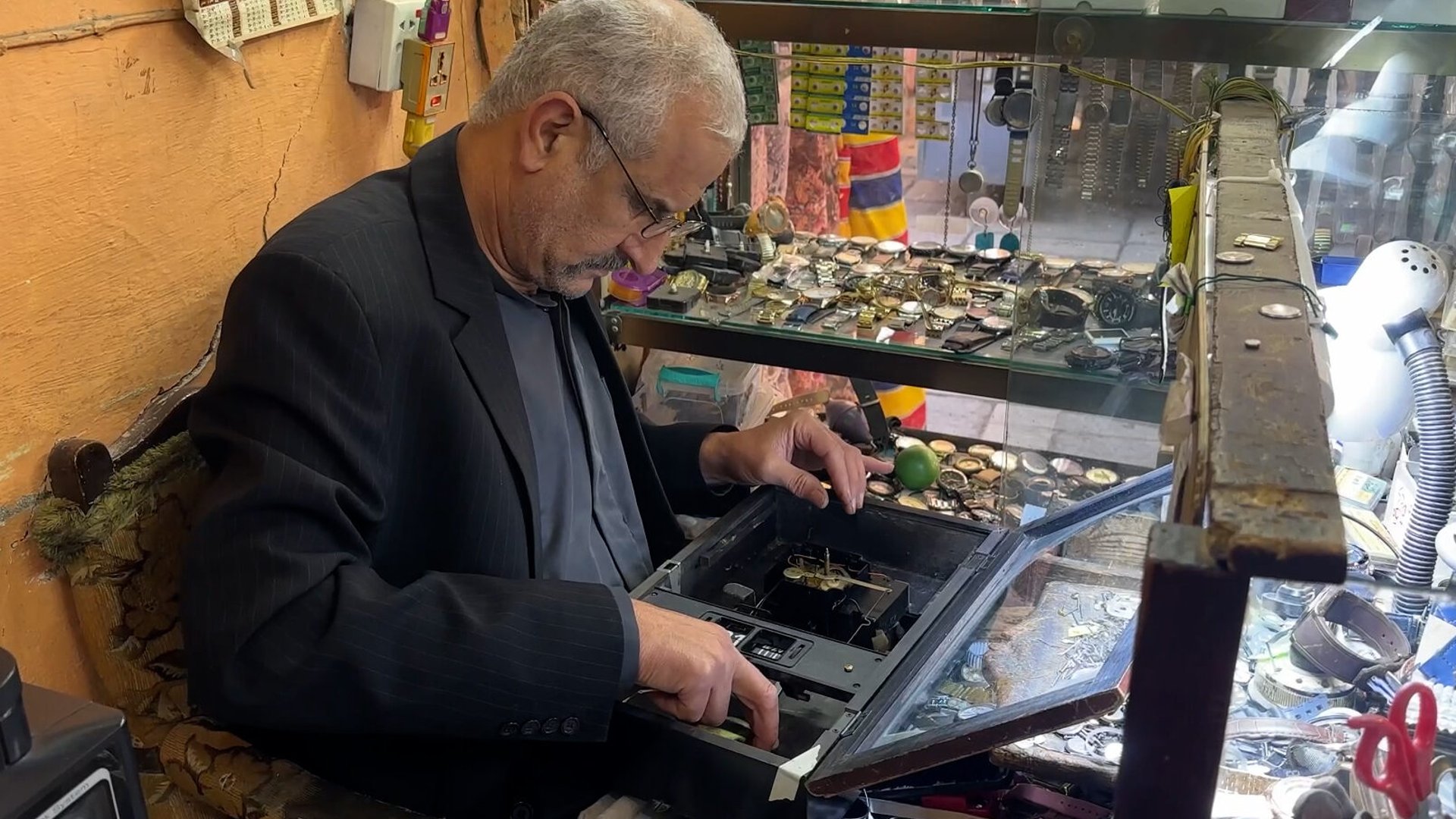 Preserving time: The tale of a watchmaker’s legacy in Al-Khalis » 964media