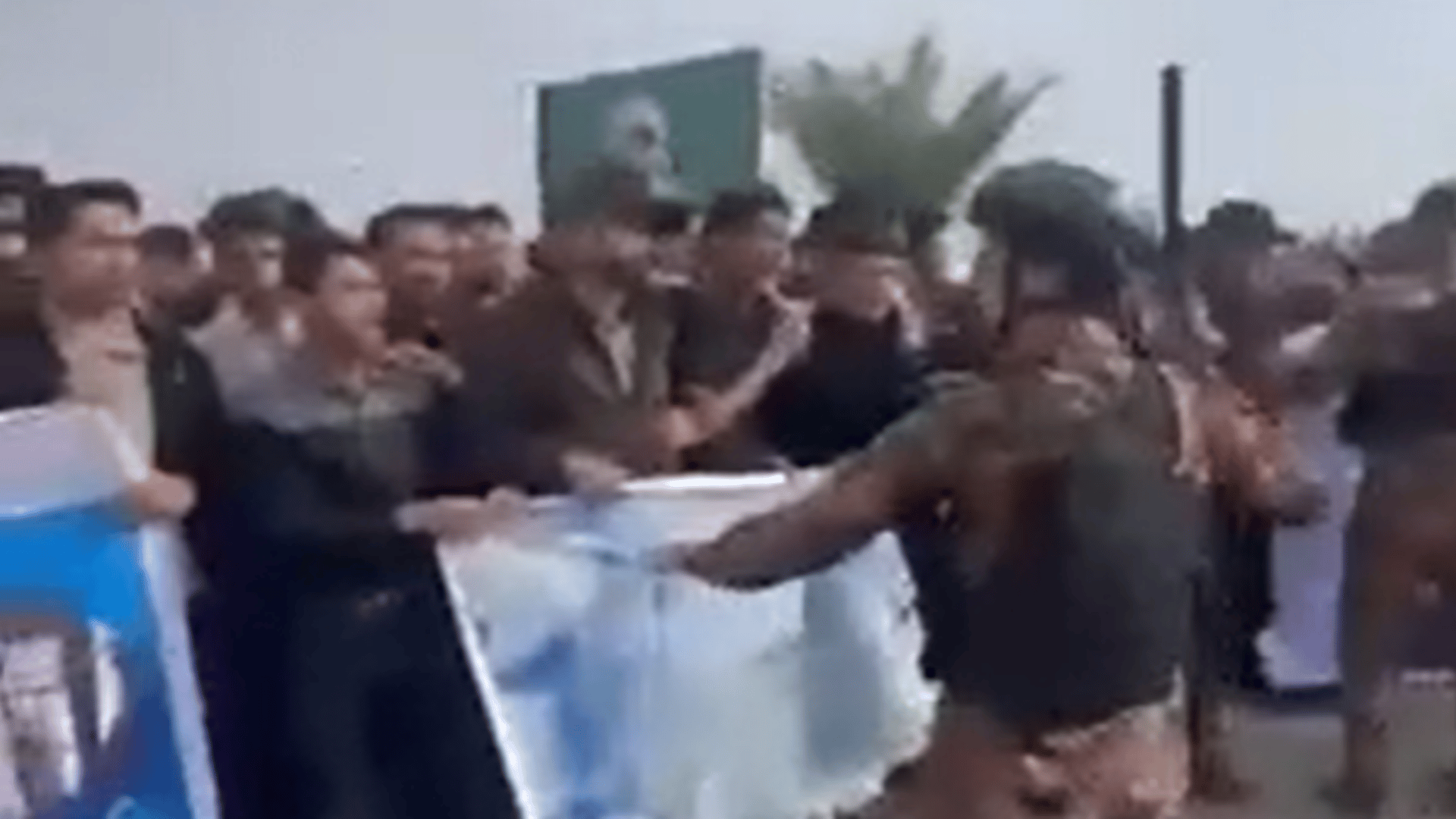 Riot police detain graduates protesting for jobs at Ministry of Oil ...